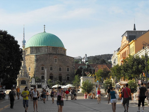 La ciudad de Pécs en Hungría, todo un legado Patrimonio de la Humanidad ...